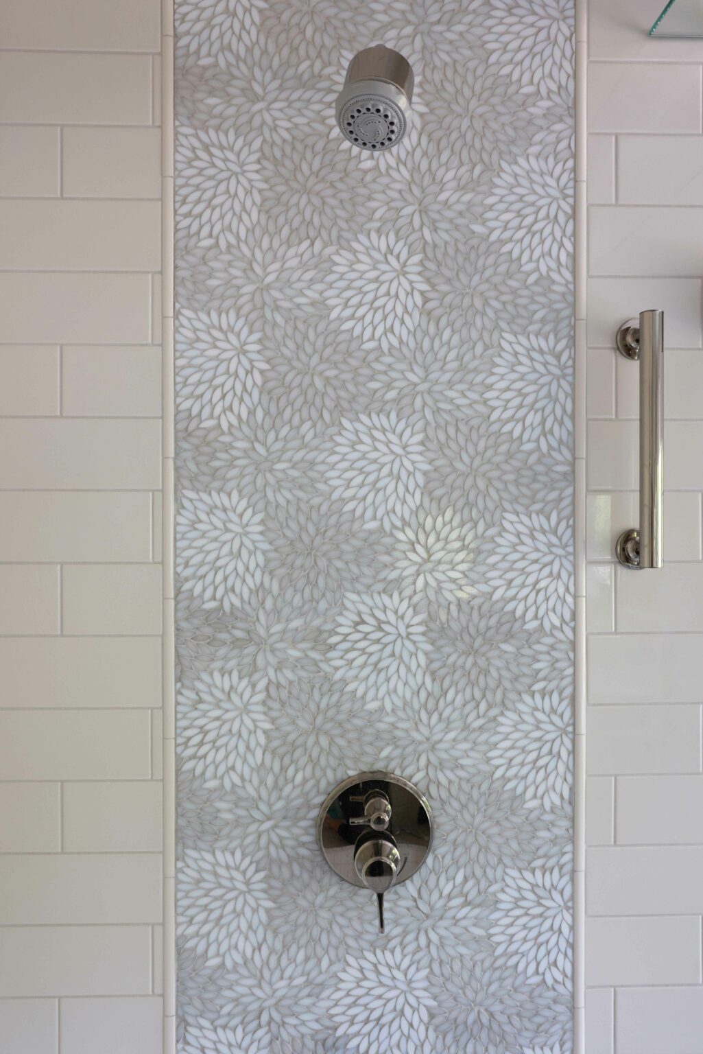 Bathroom Shower Tile Accents can be a Work of Art