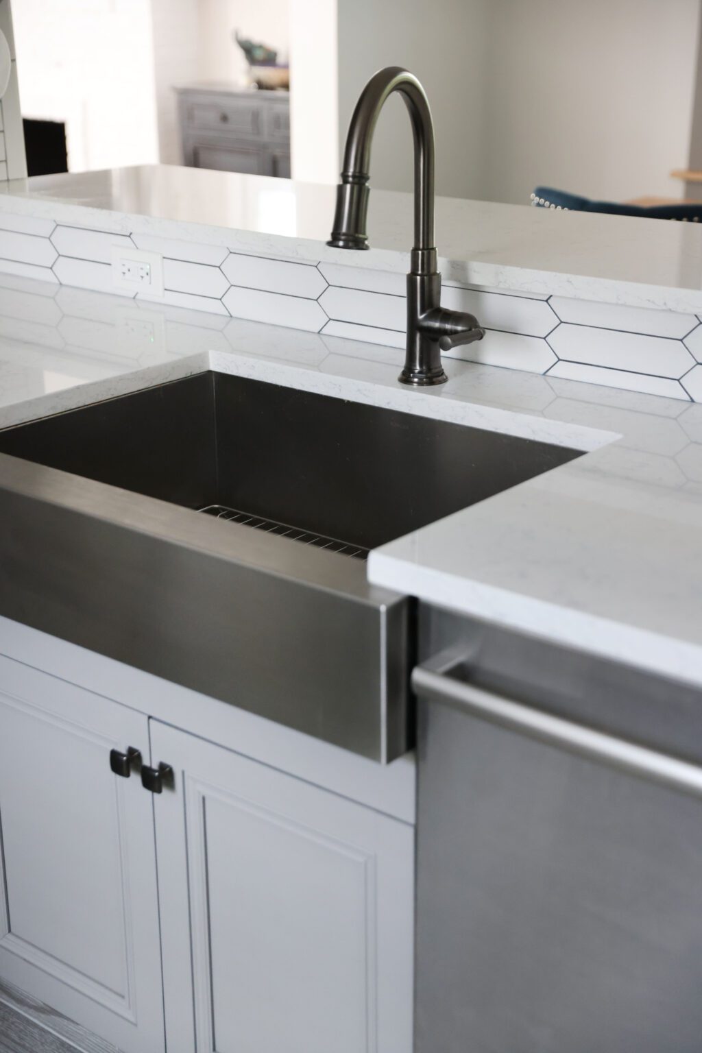 Apron Front Sinks an Increasing Trend in Kitchen Design